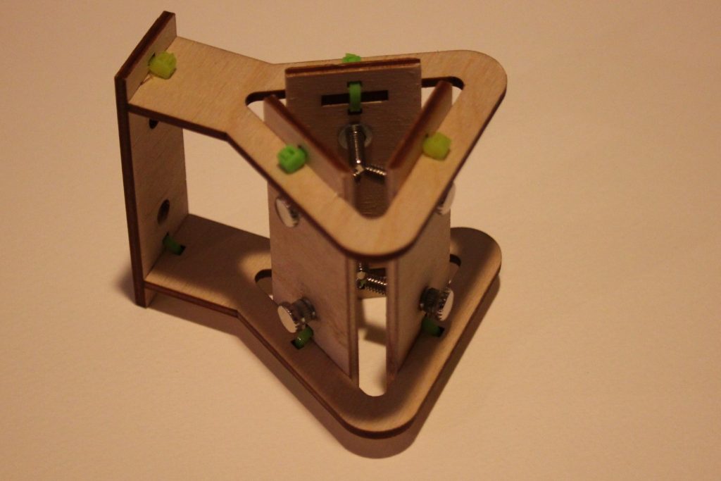 Universal artist tool chuck – Robot Art Competition 2025